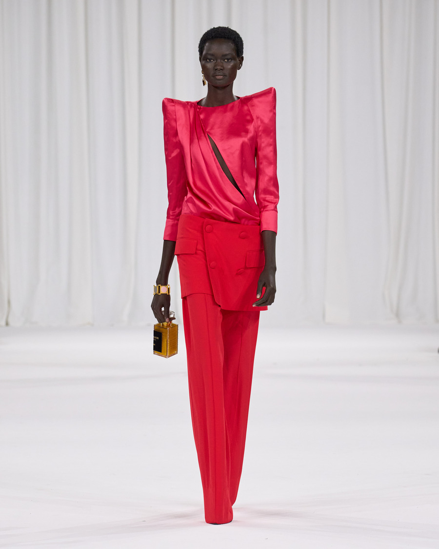 Balmain Spring/Summer 2025: A Dazzling Tribute to Modern Elegance ...